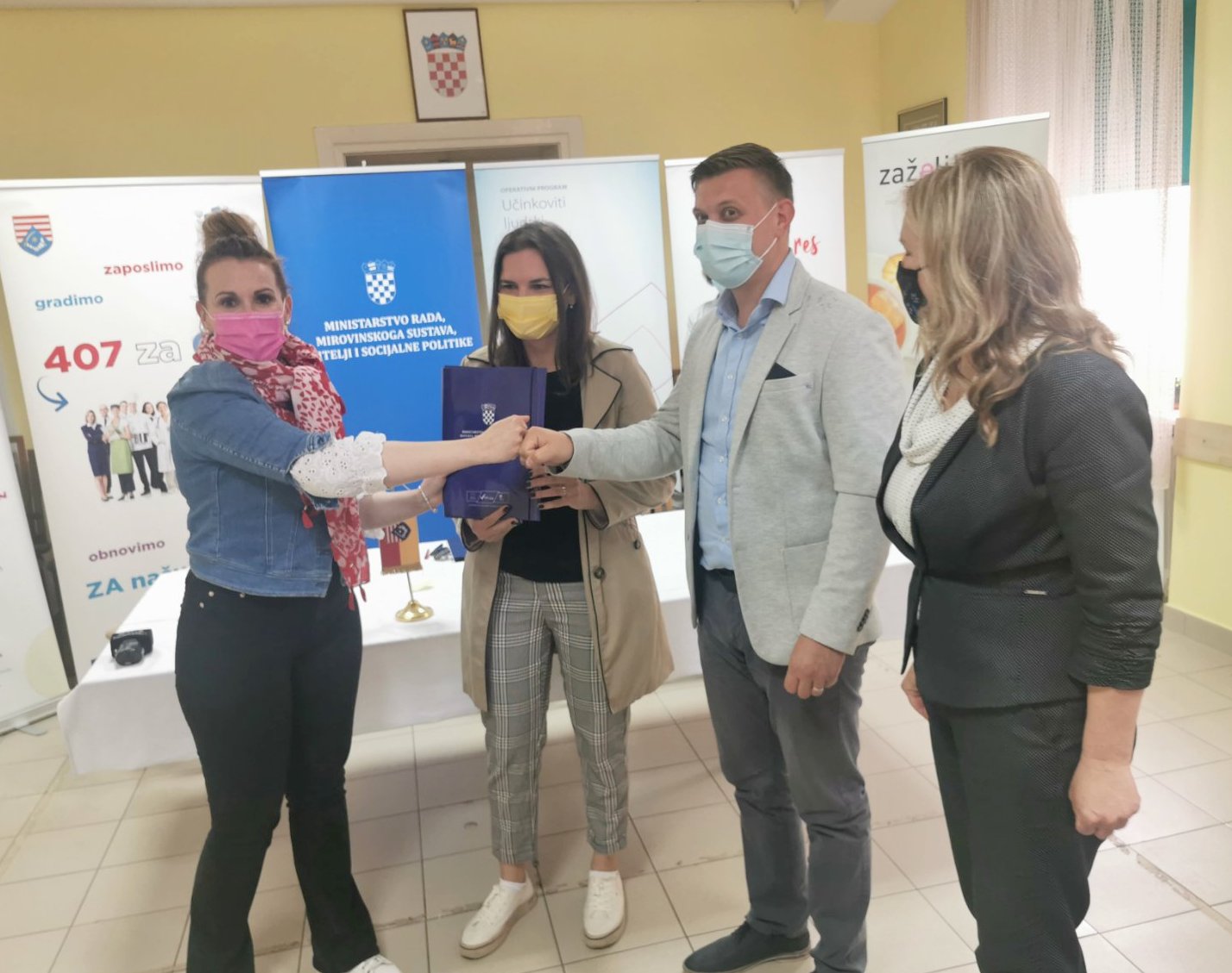 Državna tajnica Majda Burić uručila ugovore vrijednosti 3,3 milijuna kuna